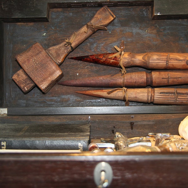 Vampire Hunting Kit - Etsy