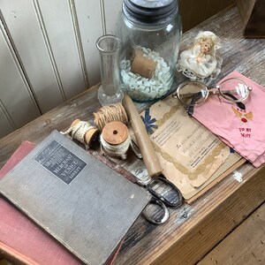 Primitive Style Box Full of Antiques Primitive Décor Super Cute Wooden ...