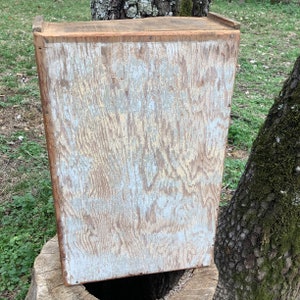 Primitive Style Box Full of Antiques Primitive Décor Super Cute Wooden ...