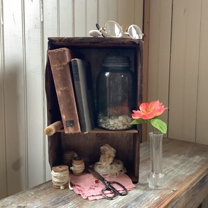 Primitive Style Box Full of Antiques Primitive Décor Super Cute Wooden ...