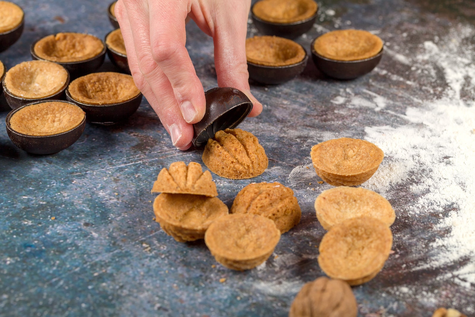 Nut Cookies With Coffee Cream | Digital Recipe | Christmas Baking ...