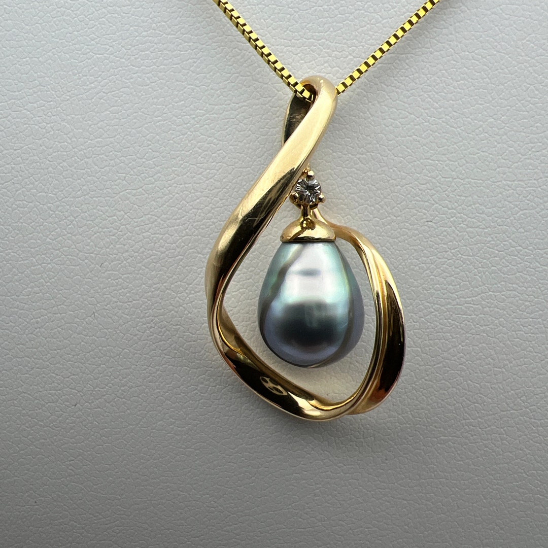 Freeform Gray Pearl and Diamond Pendant in 14K Yellow Gold - Etsy