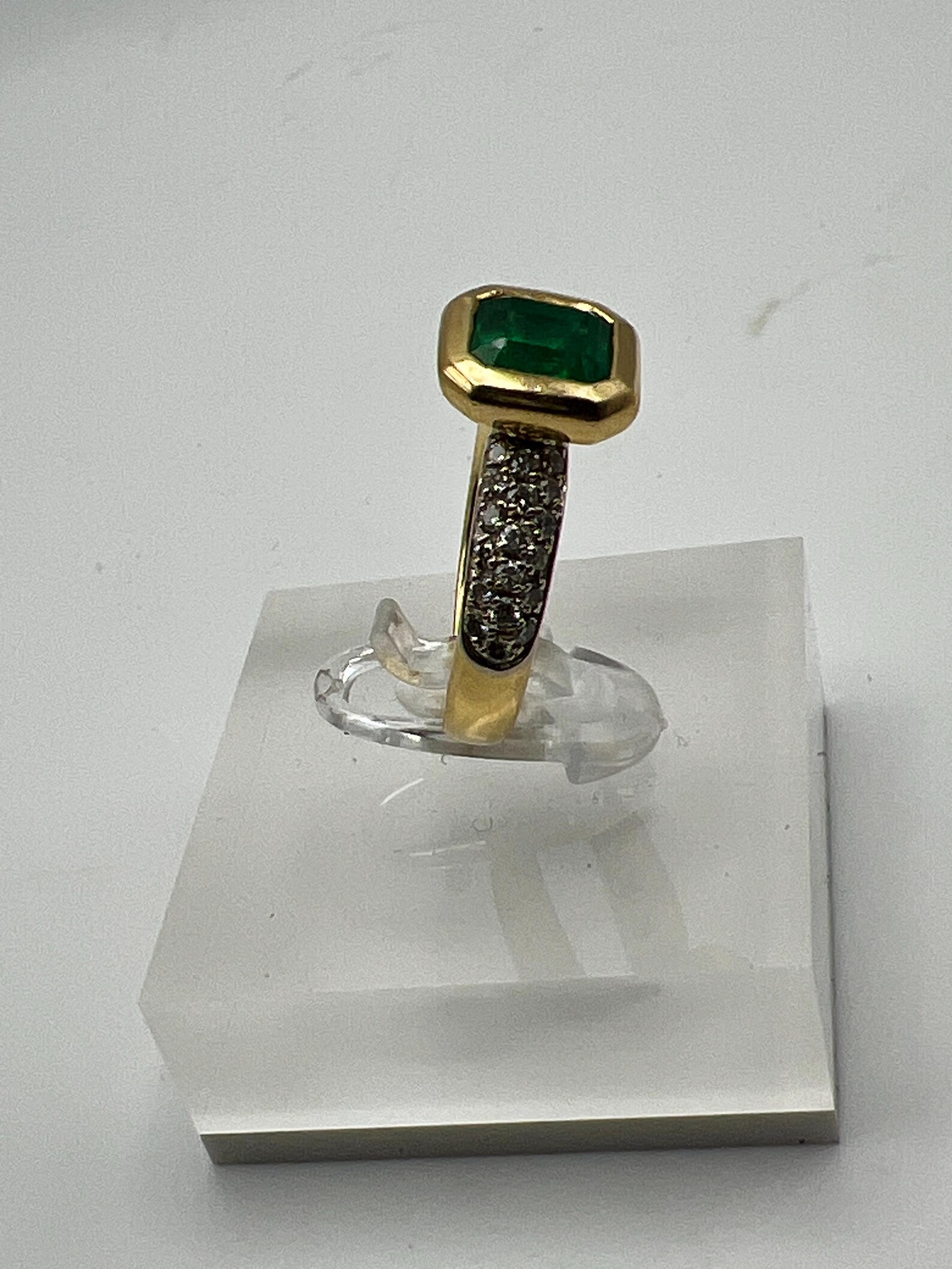 H Stern Emerald and Diamond Ring 2 Carats 18K Yellow Gold GIA Report - Etsy