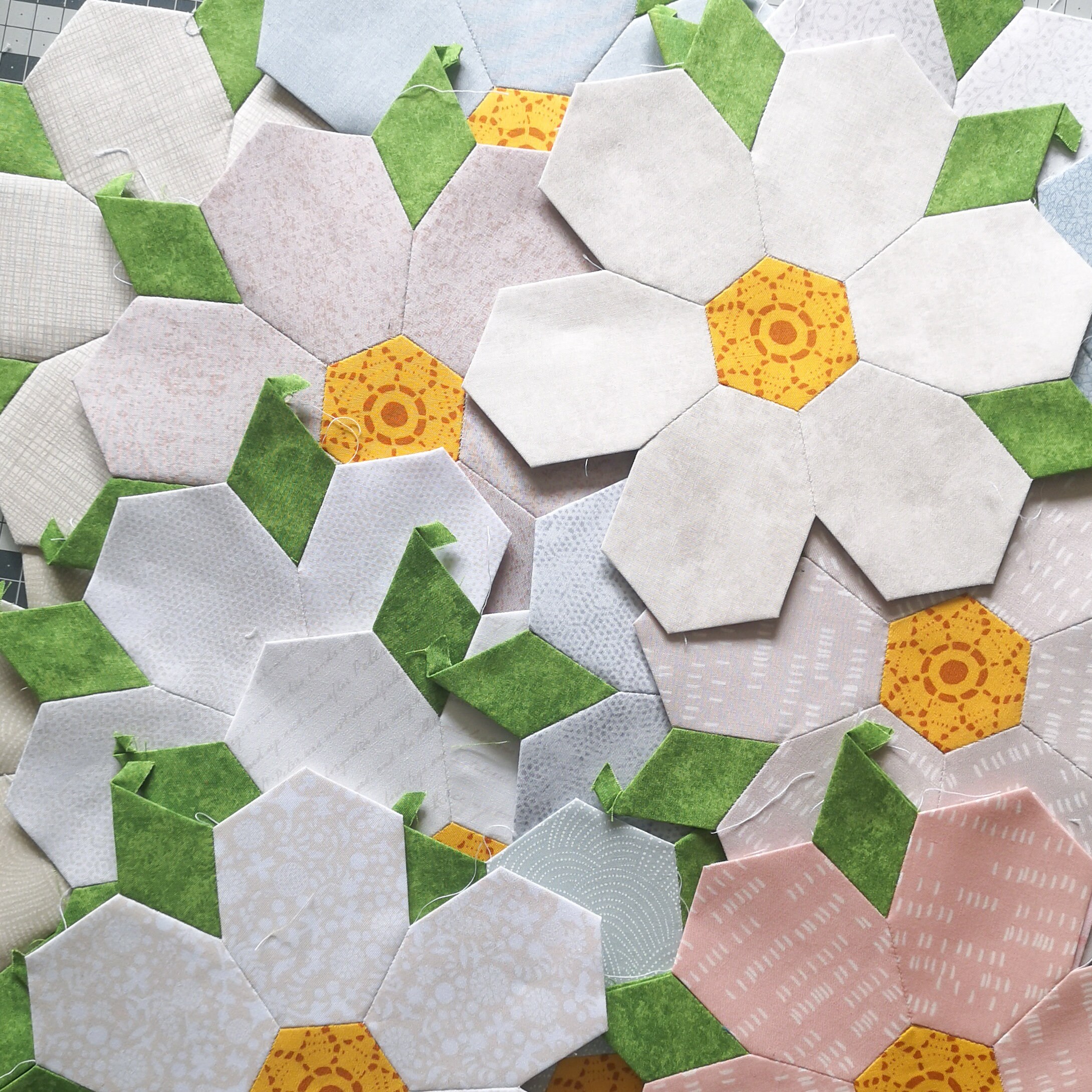 Pre-cut Geranium XL Paper Templates for English Paper Piecing ...