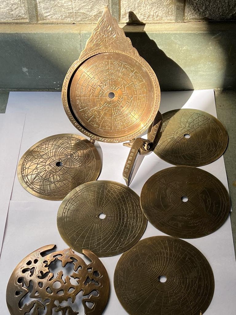 Arabic Oriental Astrolabe Navigation Instrument ,desk table Astrolabe ...
