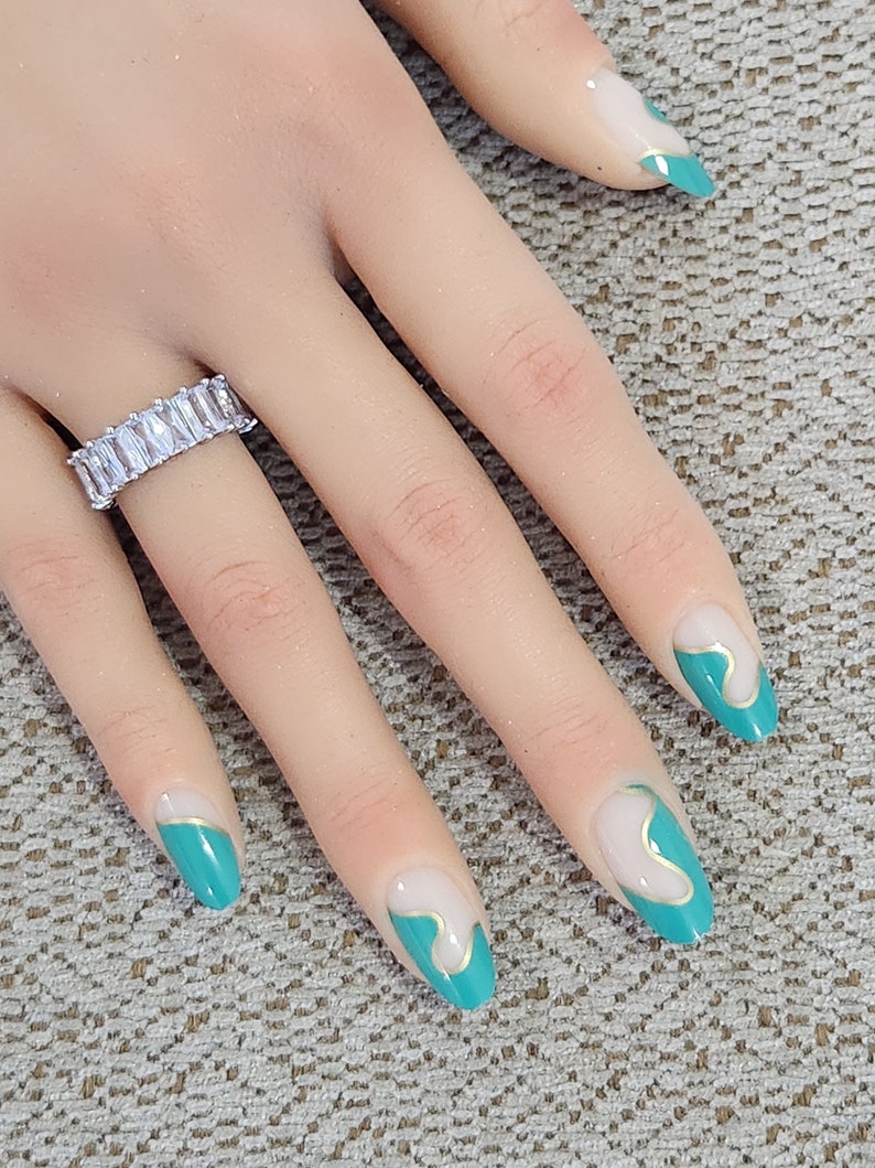 Turquoise Oval Press on Nails, Spring Round Glue on Nails, Medium ...