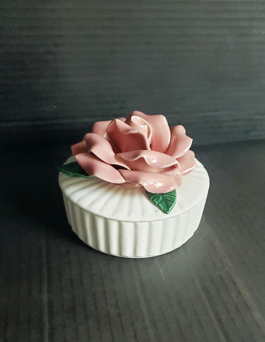 Vintage Hand Painted Porcelain Floral Round Trinket Box 4"x3.5". Small ...
