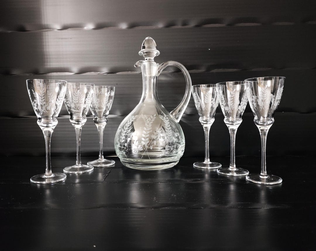 Vintage Sherry Set, Consisting of a Decanter and Six Glasses / Hand-cut ...
