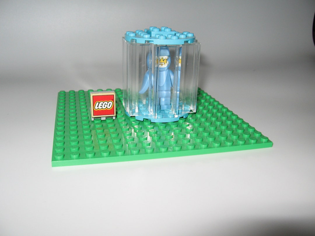 Lego Shark in a Tank Shark Minifigure Retired and Highly Collectible ...