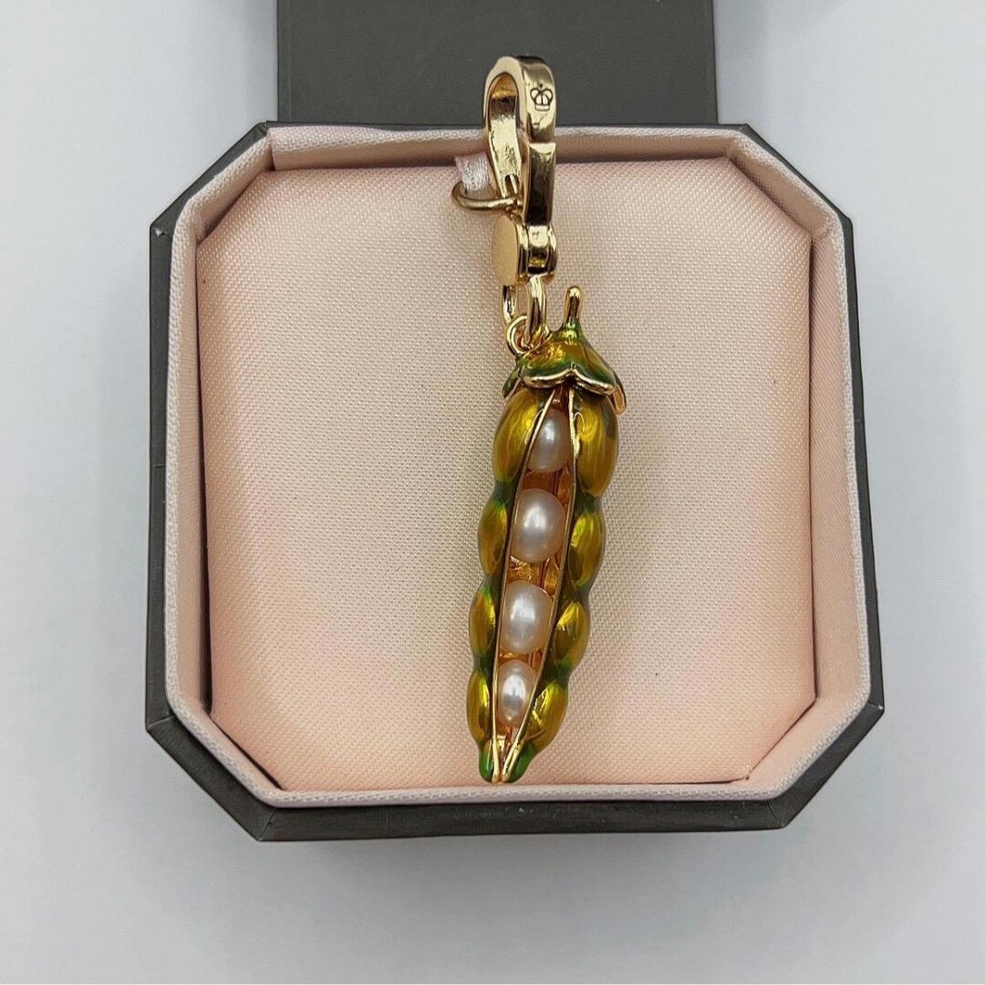 L03-juicy Couture Pea Charm - Etsy