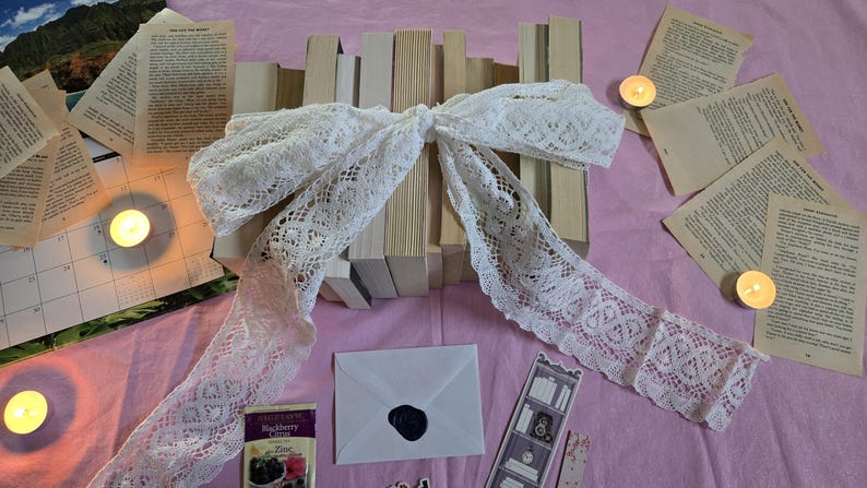 Genre-spanning Surprise: 12-month Book Box for Avid Readers and ...