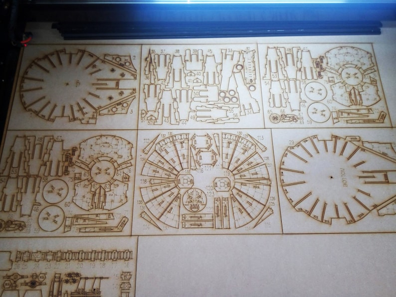 Archivos vectoriales 3D del Halcón Milenario de Star Wars cortados con ...