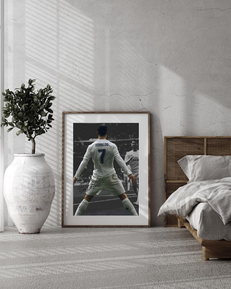 Cristiano Ronaldo Iconic Siuu Printable Poster Wall Art Home Decor ...