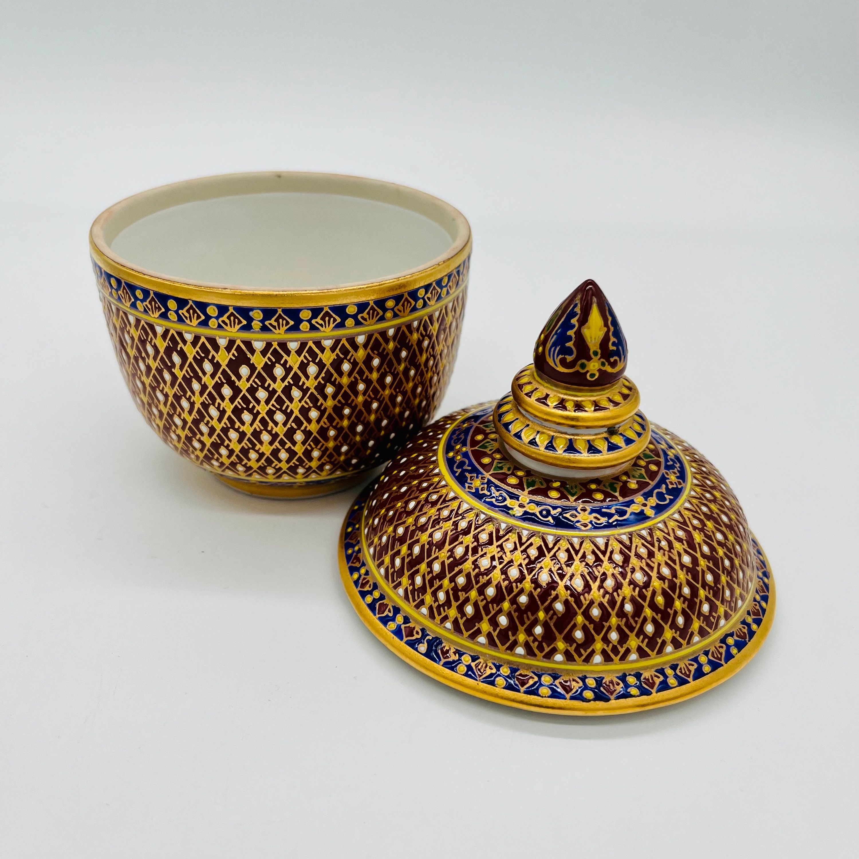 Vintage Pair of Hand Painted Benjarong Five Colour Covered Urns ...