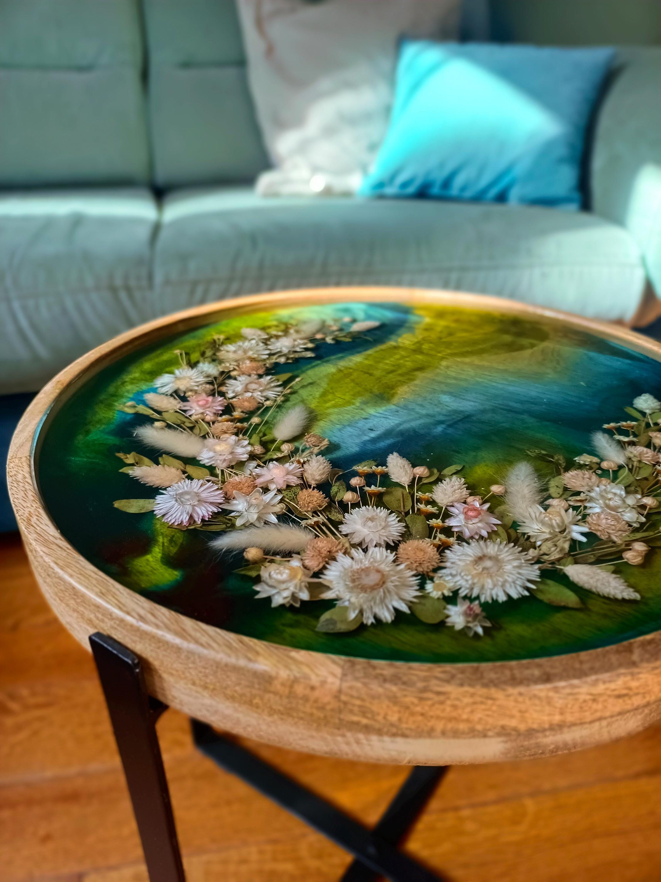 Round Wooden Coffee Table, Rustic Style, Dried Flowers Arrangement ...