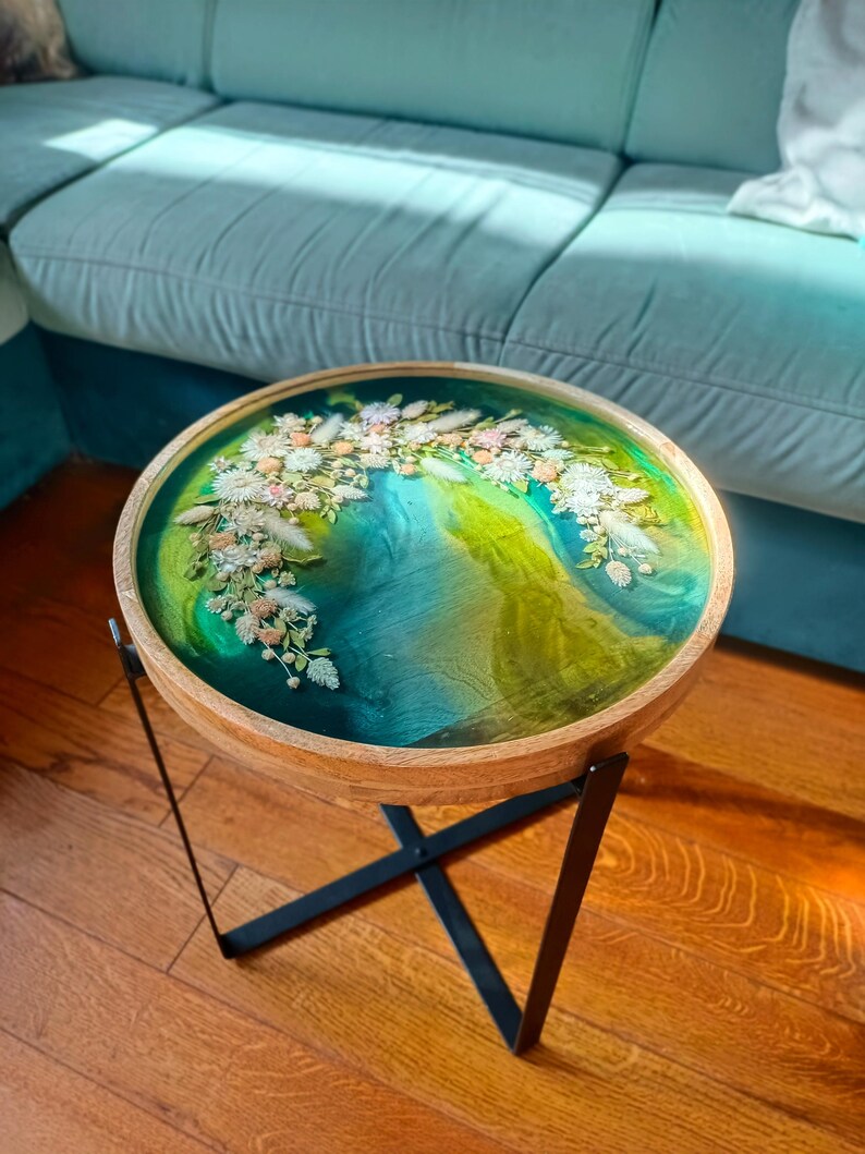 Round Wooden Coffee Table, Rustic Style, Dried Flowers Arrangement ...