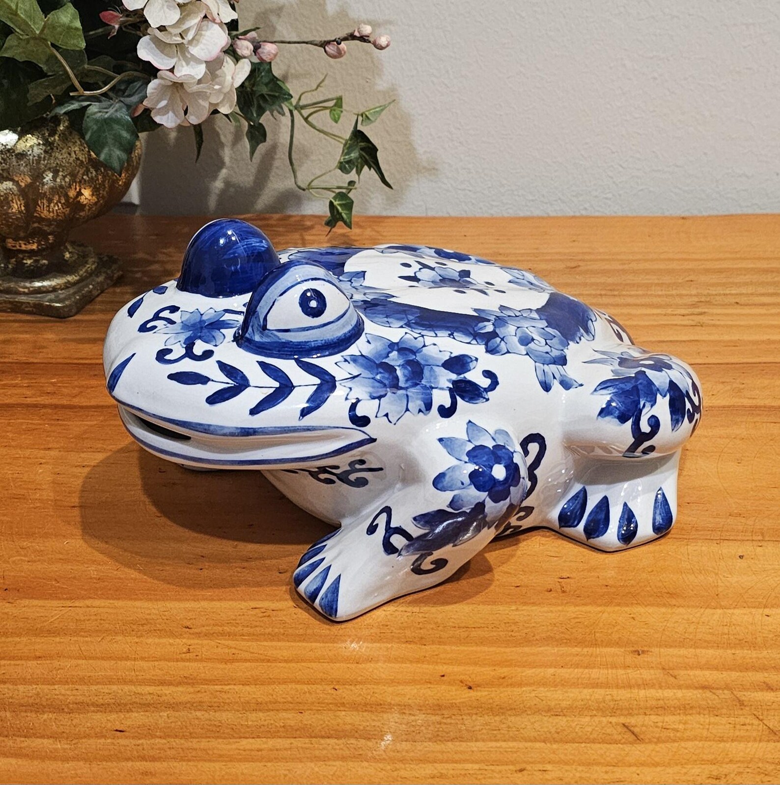 Vintage Blue & White Porcelain Frog – Rare Find! - Etsy