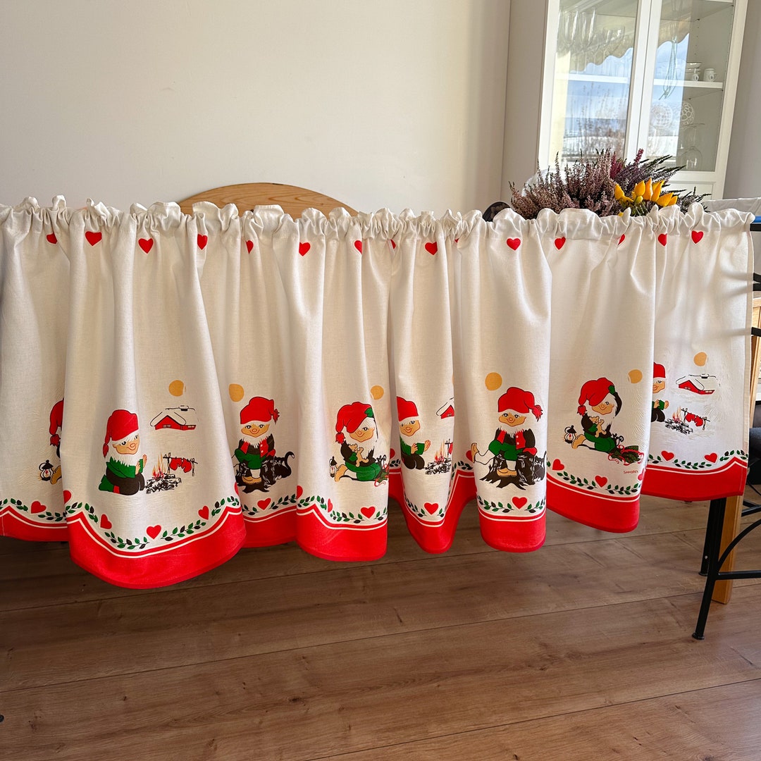 Vintage 1980s Swedish Christmas Elves Gnomes Valance Cotton Short ...