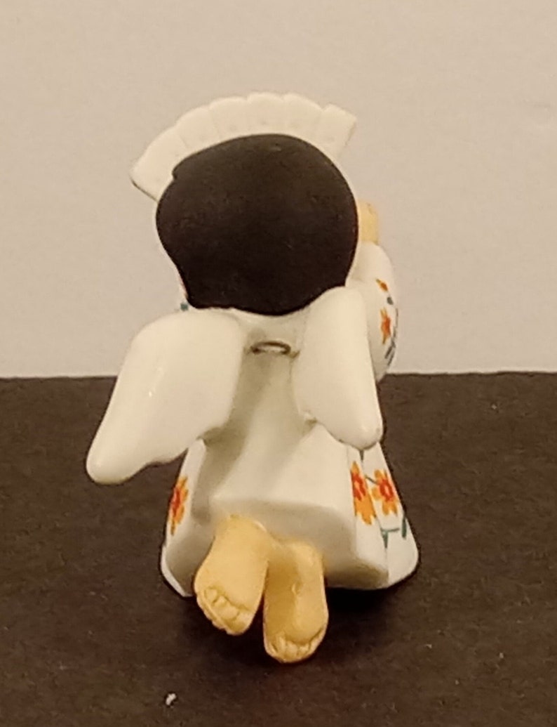 Vintage Avon Angel With Fan Ornament. Part of the Peace on Earth ...