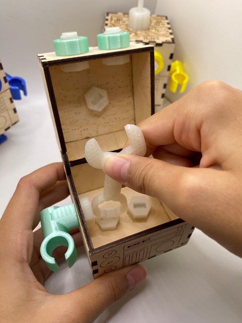 Boxie Bot STEM Based Educational Kit. Prepare/build This Cute Movable ...