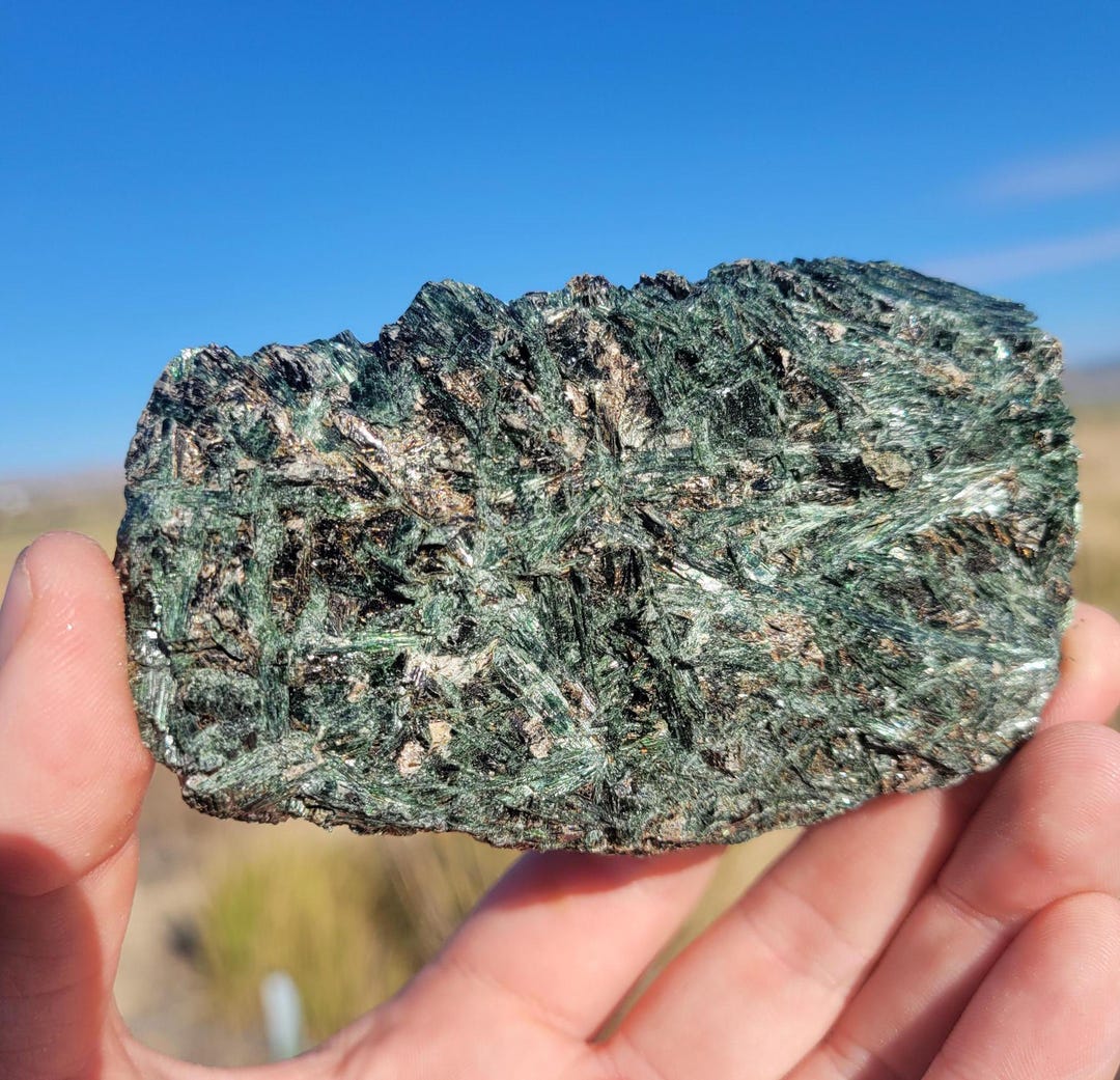 Fibrous Actinolite Crystals With Micaceous Biotite - Natural Mineral ...