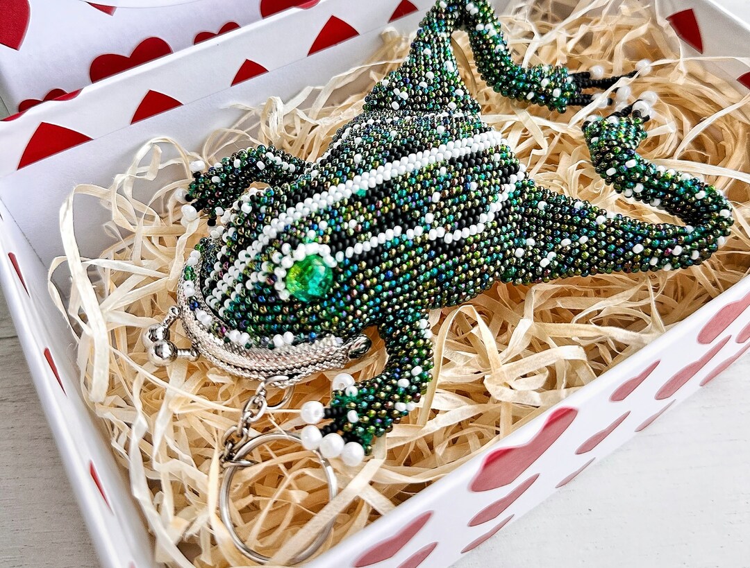 Knitted Beaded Keychain Wicker Frog Cute Souvenir Green Beaded Frog Key ...