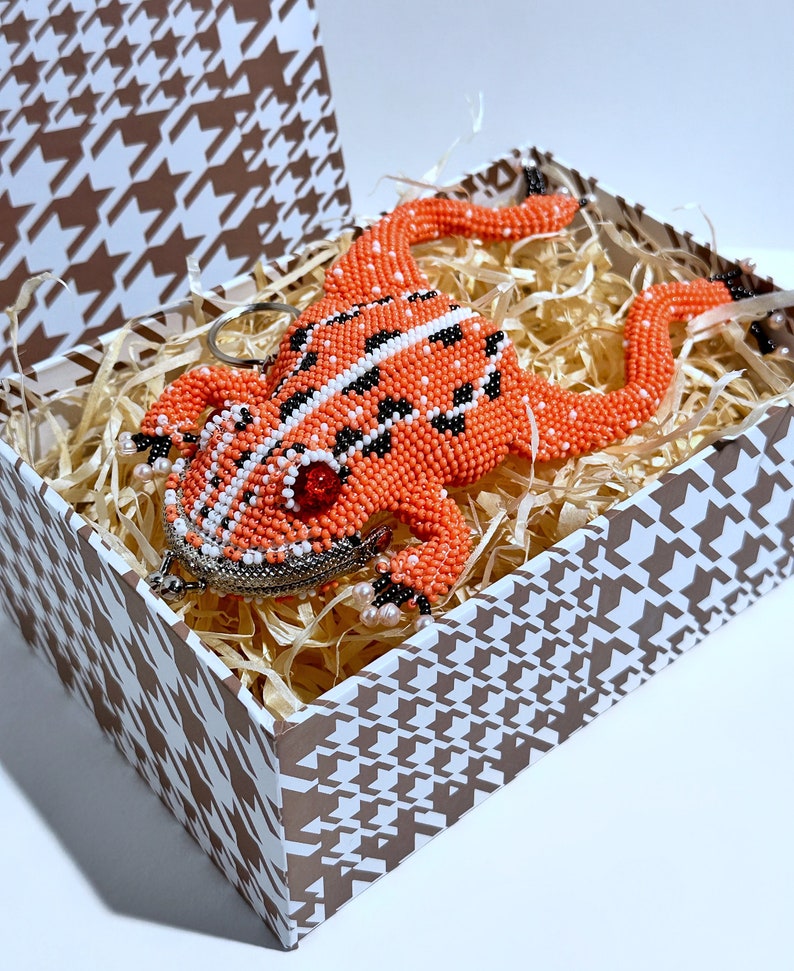 Knitted Beaded Keychain Wicker Frog Cute Souvenir Orange Beaded Frog ...
