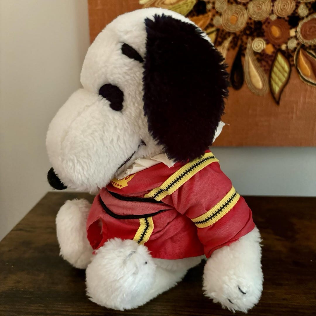 Peanuts| Vintage 80s Snoopy Plush London Beefeater Queens Royal Guard ...