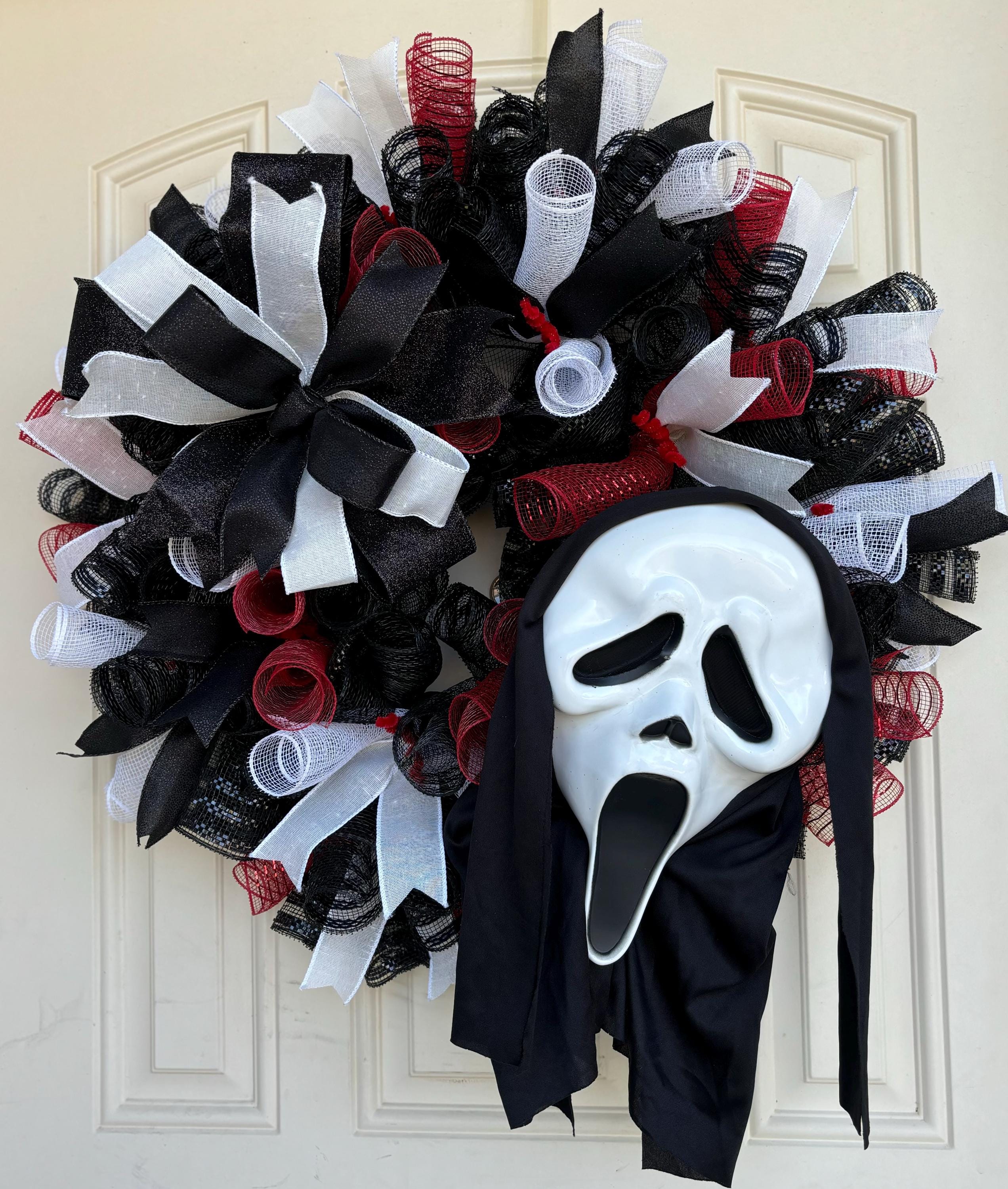 Spooky Cute Ghostface Inspired Wreath Just in Time for Spooky Season - Etsy