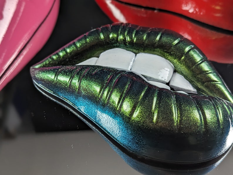 Lips Bitten Wall Art Hangable Decor - Gift for Women - Etsy