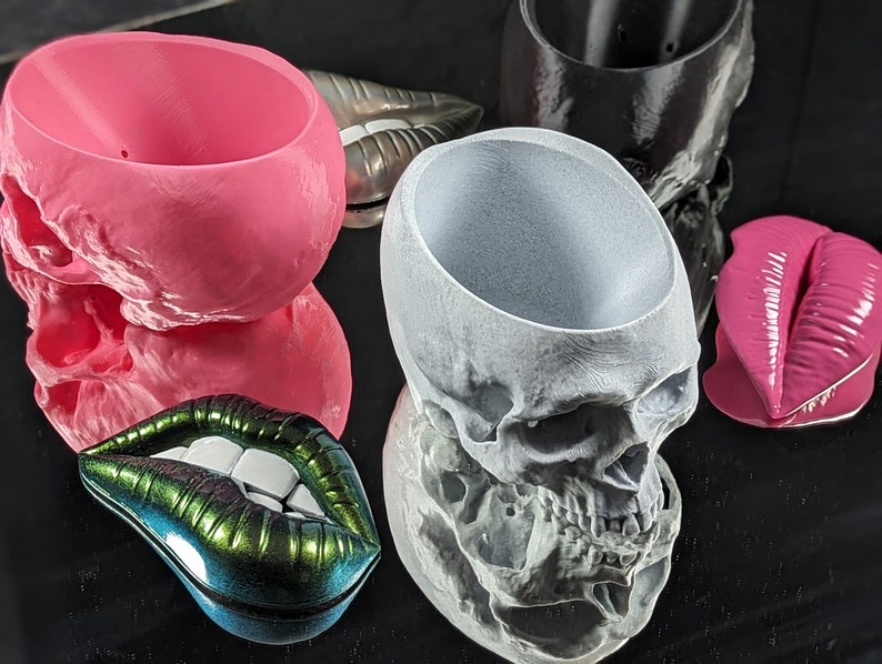 Lips Bitten Wall Art Hangable Decor - Gift for Women - Etsy