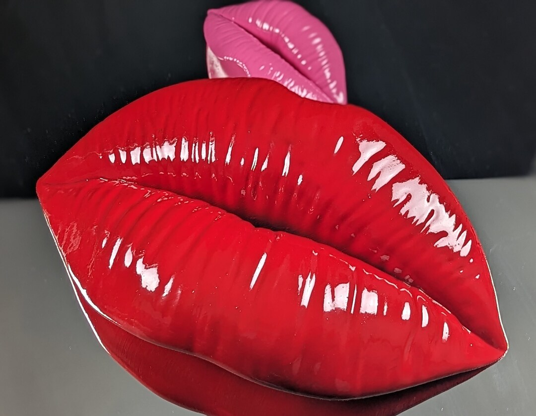 Lips Wall Art Hangable Decor - Gift for Women - Etsy