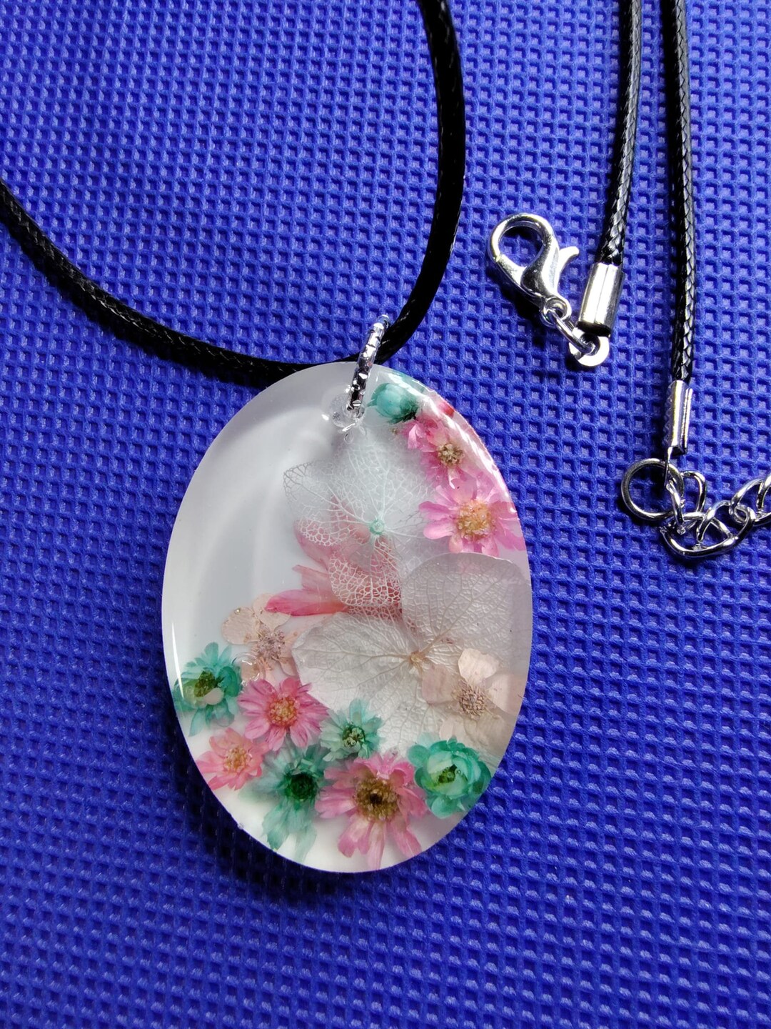 Handmade Natural Flower Pedant Necklace Resin Art 3D Glowing in the ...
