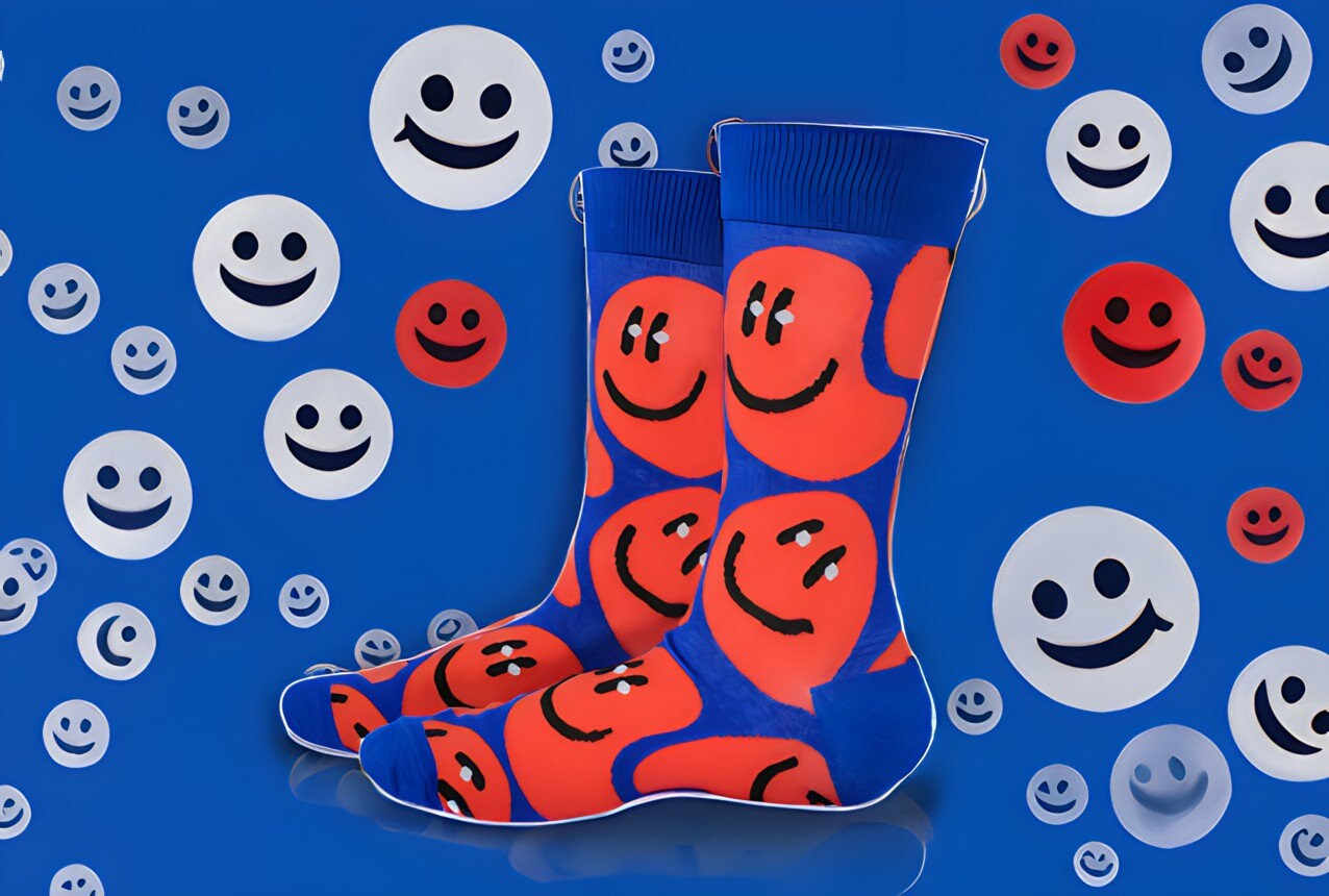 SMILEY FACE Emoji Art Colorful Fun Dress Socks Novelty Socks Crazy ...