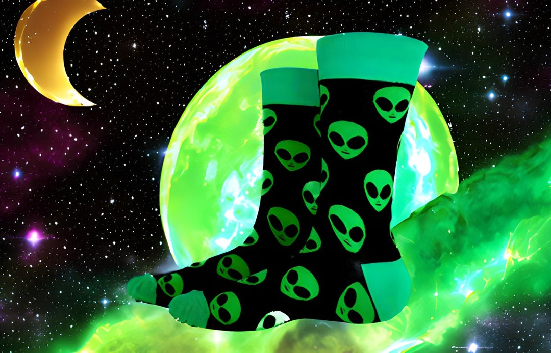 ALIEN UFO Outer Space Green Fun Dress Socks Novelty Crew Socks Crazy ...