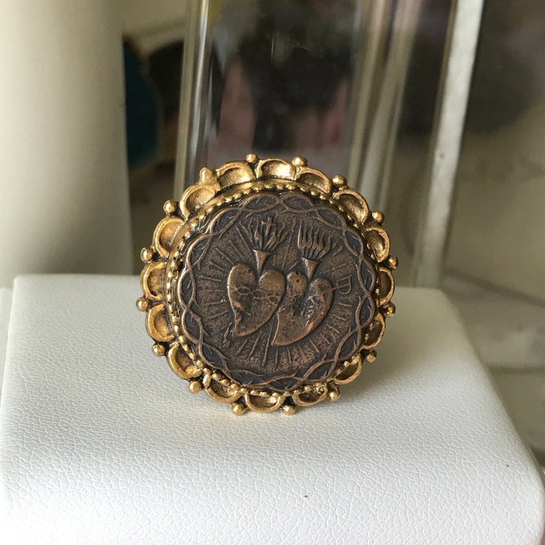 Vtg Heraldic Templar Two Hearts Cross Crown Coin Gold Tone Ring Sz 8 ...
