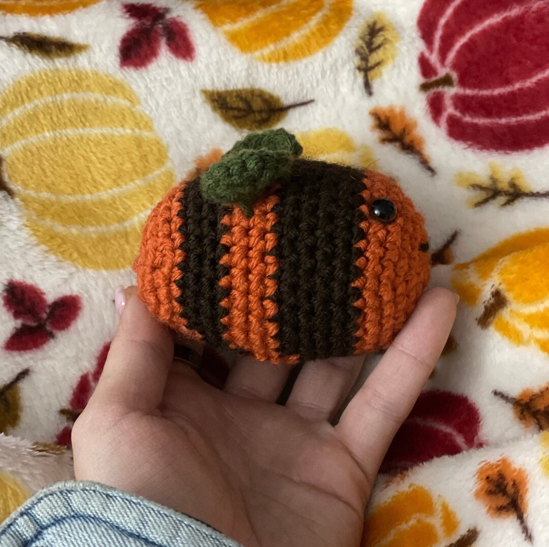 Fall Bee Plushie Keychain Cute Autumn Plushie Small Crochet - Etsy