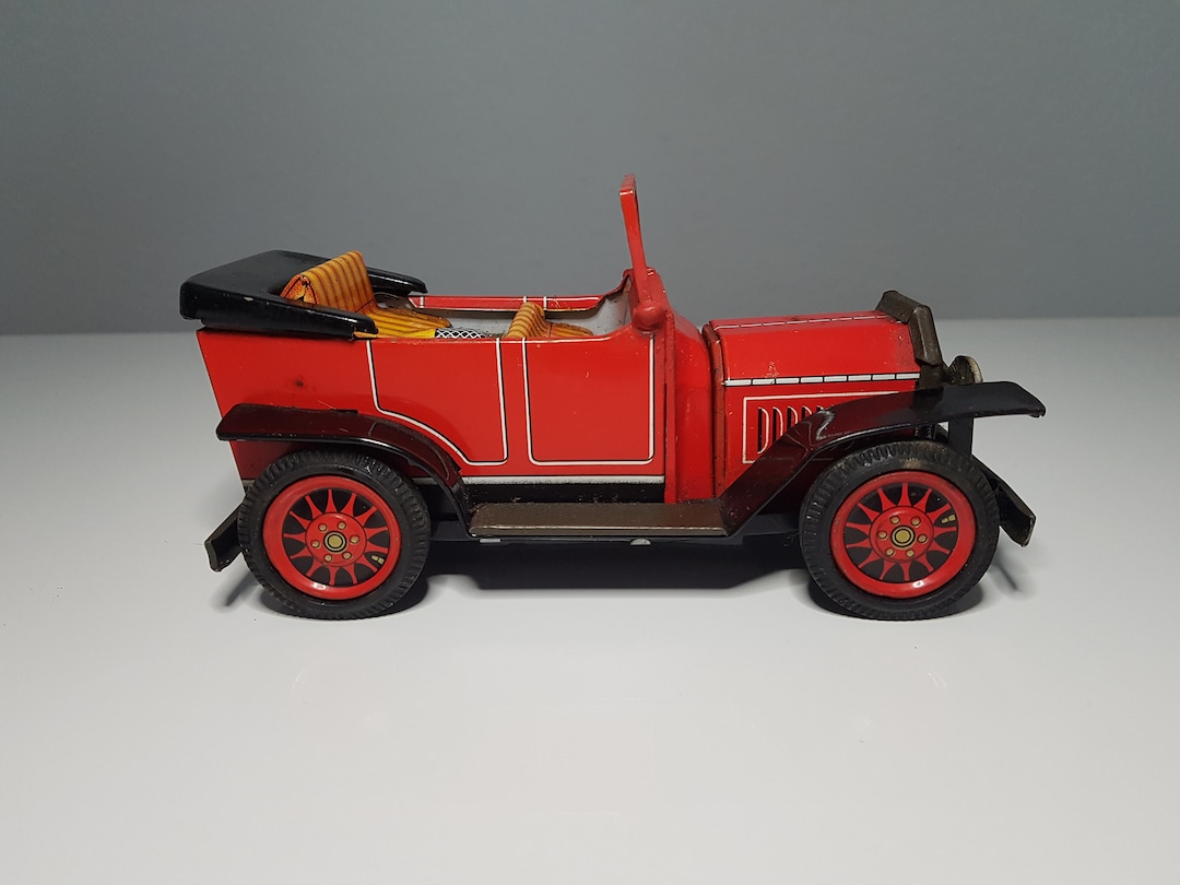 Vintage Original Daiya Old Tin Car Vintage Car Japan 50s Toy Model Car ...