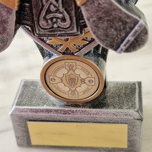 Personalised 14 Cm Crossed Hurls GAA Hurling Trophy With GAA Crest ...