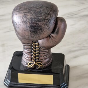 Personalised Single Boxing Glove Trophy Mounted on a Polished Black ...
