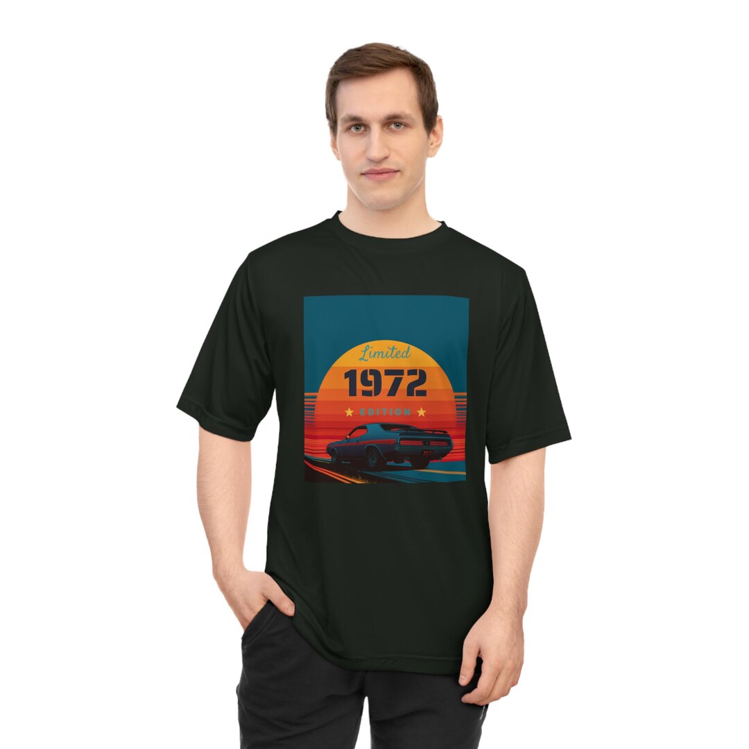 Retro 70s Theme ,retro Muscle Car T-shirt, Vintage 1972 Sunset Driving ...