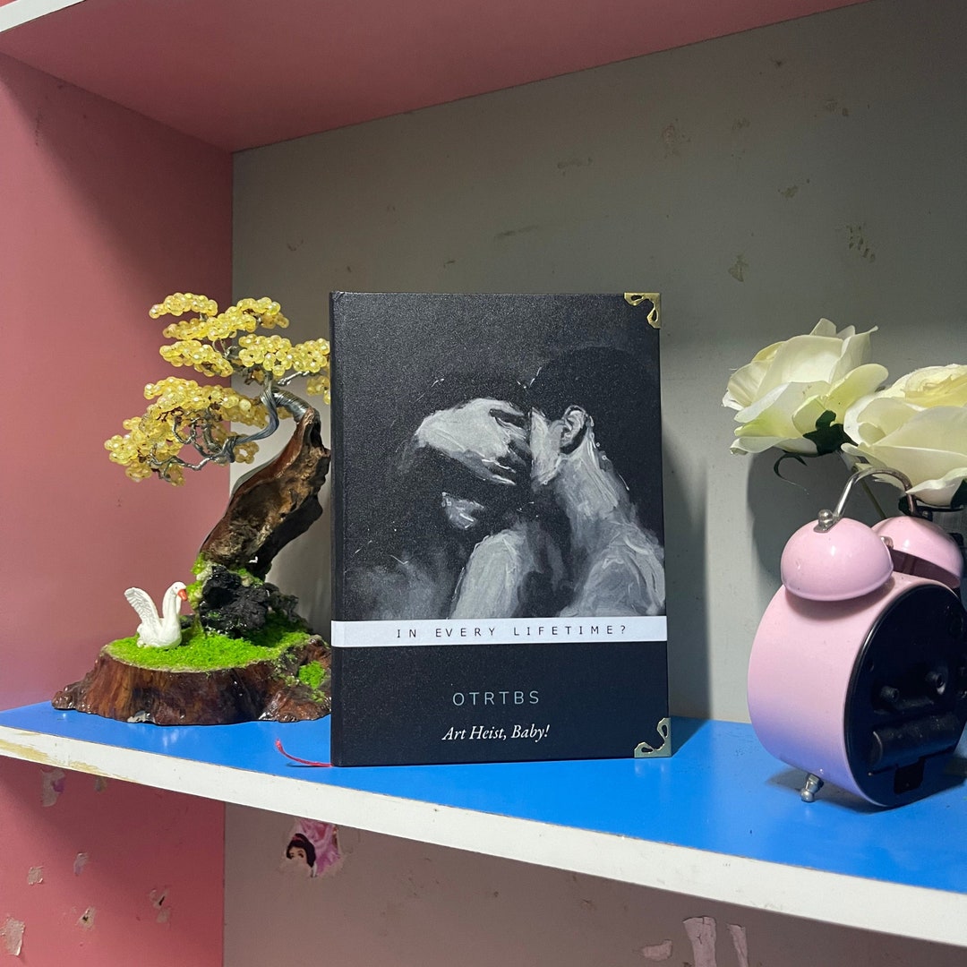 Art Heist Baby Book: Metallic Accent Hardcover Collection - Etsy