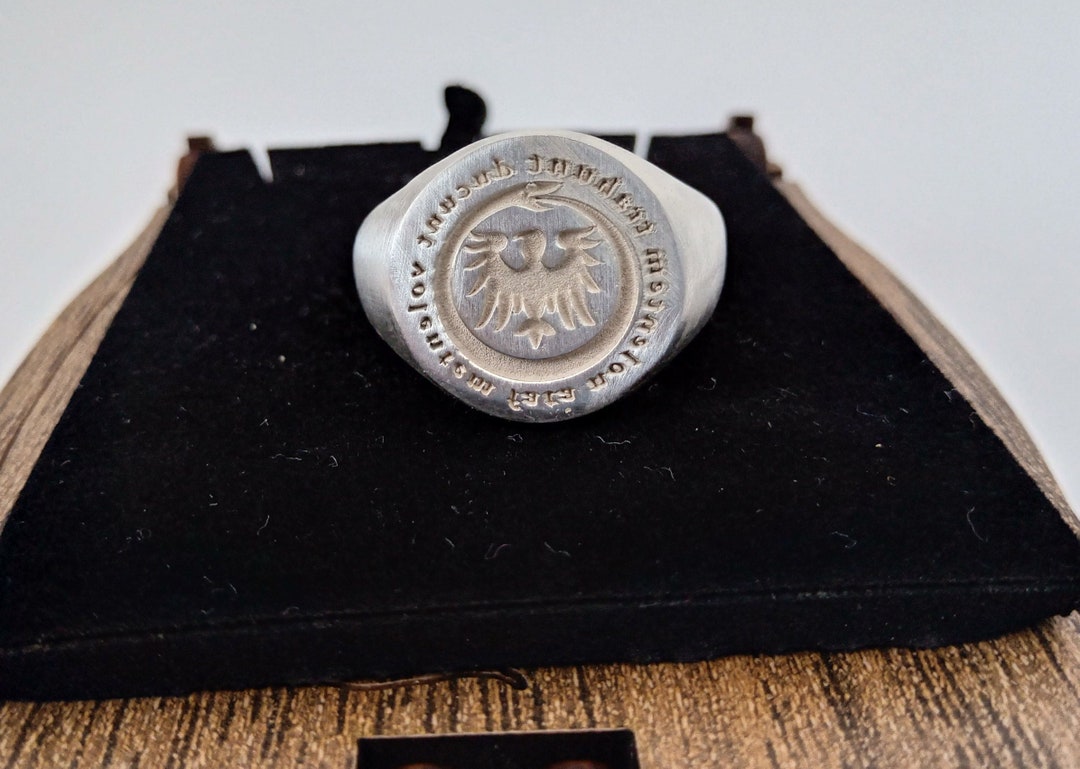 Custom Family Crest Signet Ring: Personalized Gold & Silver Coat of ...