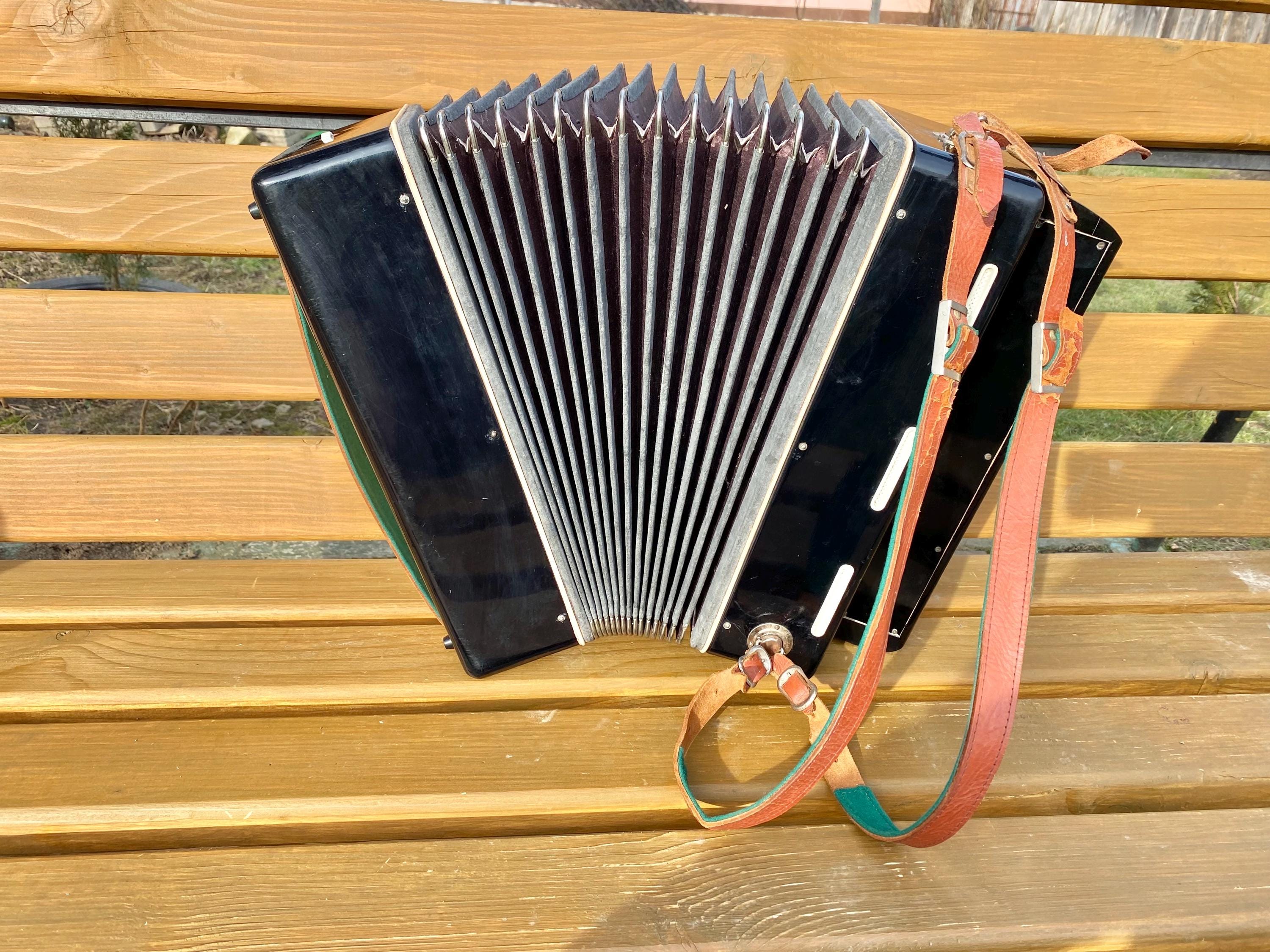 Russian Bayan Era 3 Rows 100 Bass Buttons, Chromatic Button Accordion ...