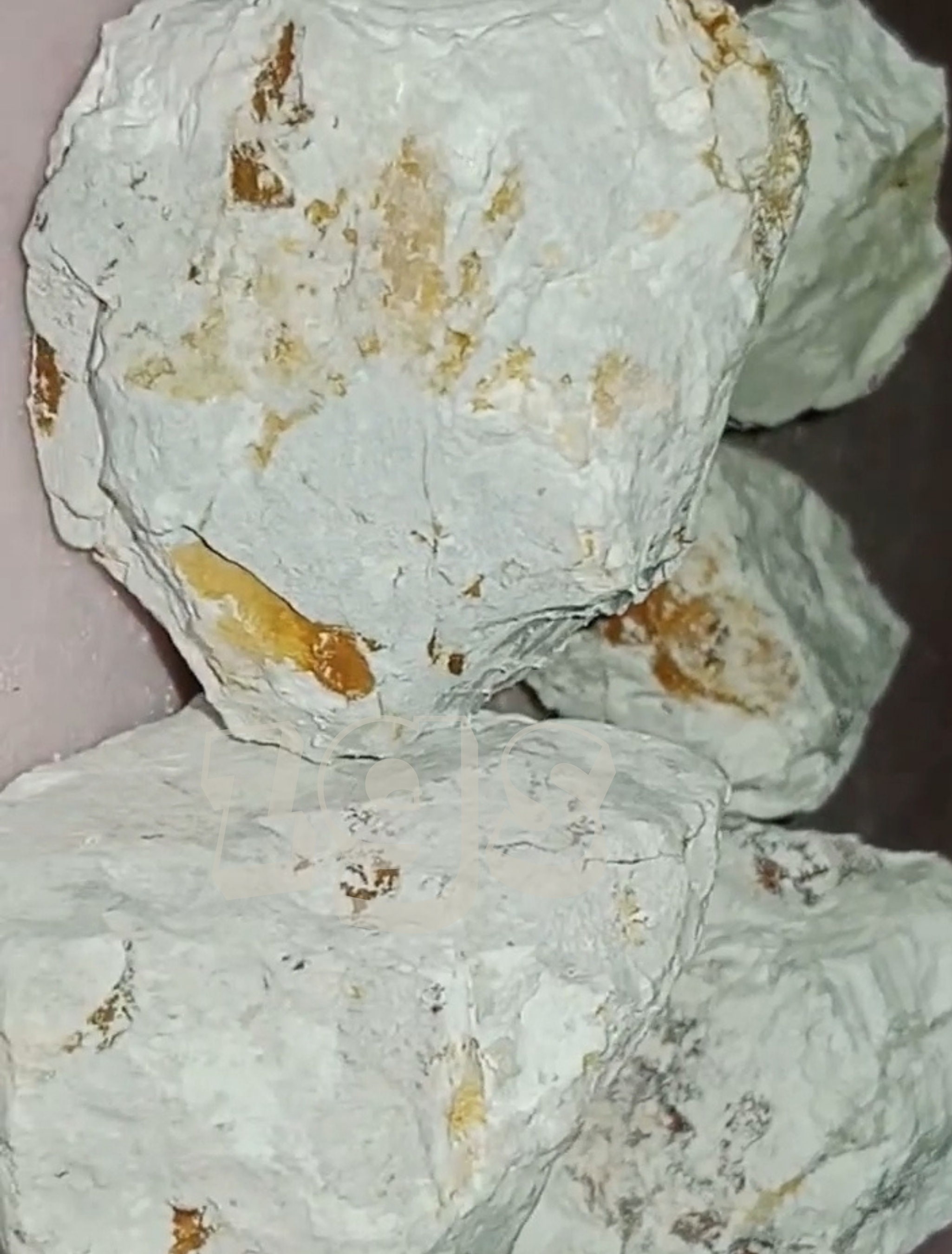 Bentonite White Silky Edible Clay Knowns as Hyderabadi Khadi, Famous ...