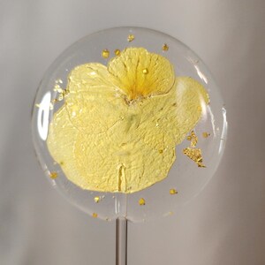Edible Flower Lollipops With 24K Gold Leaf, Hand-made Confectionery ...