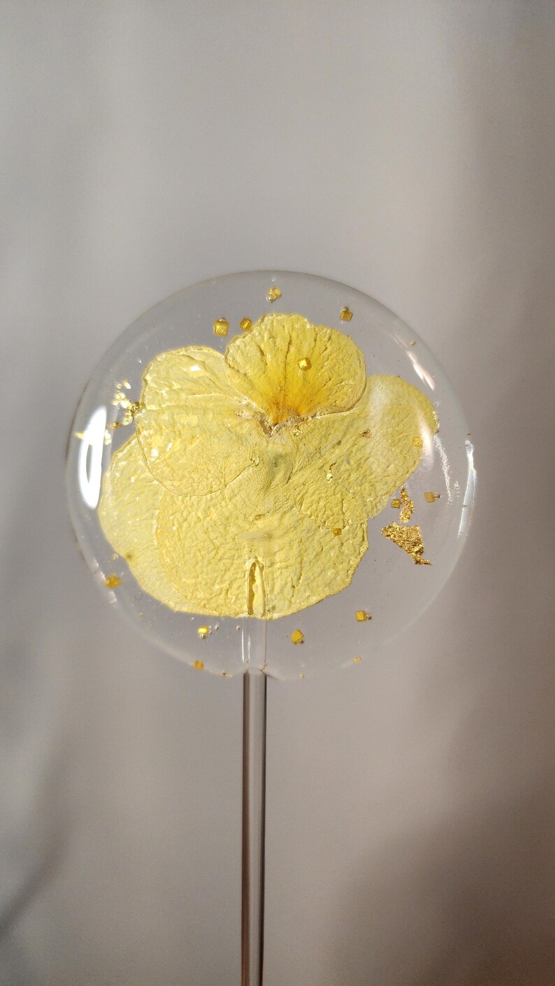 Edible Flower Lollipops With 24K Gold Leaf, Hand-made Confectionery ...