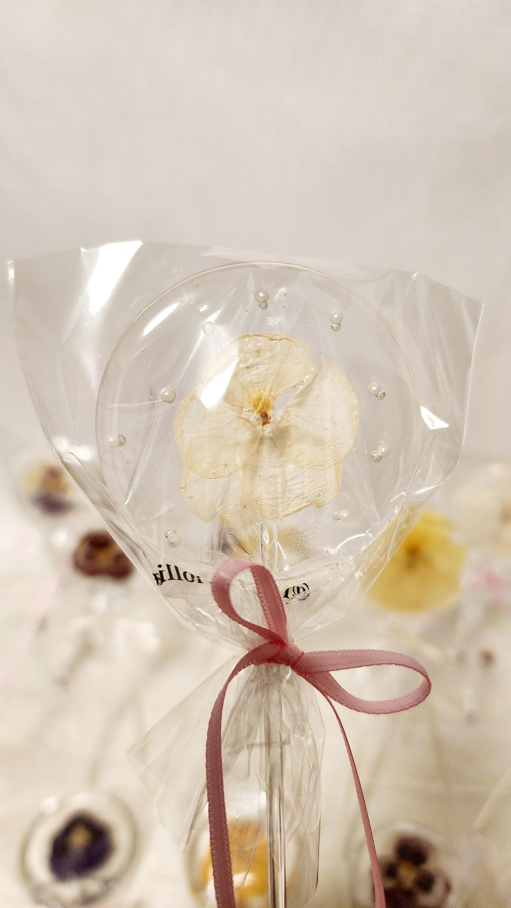 Edible Flower Lollipops With 24K Gold Leaf, Hand-made Confectionery ...