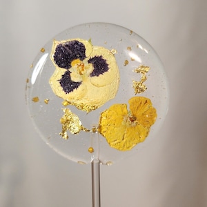 Edible Flower Lollipops With 24K Gold Leaf, Hand-made Confectionery ...