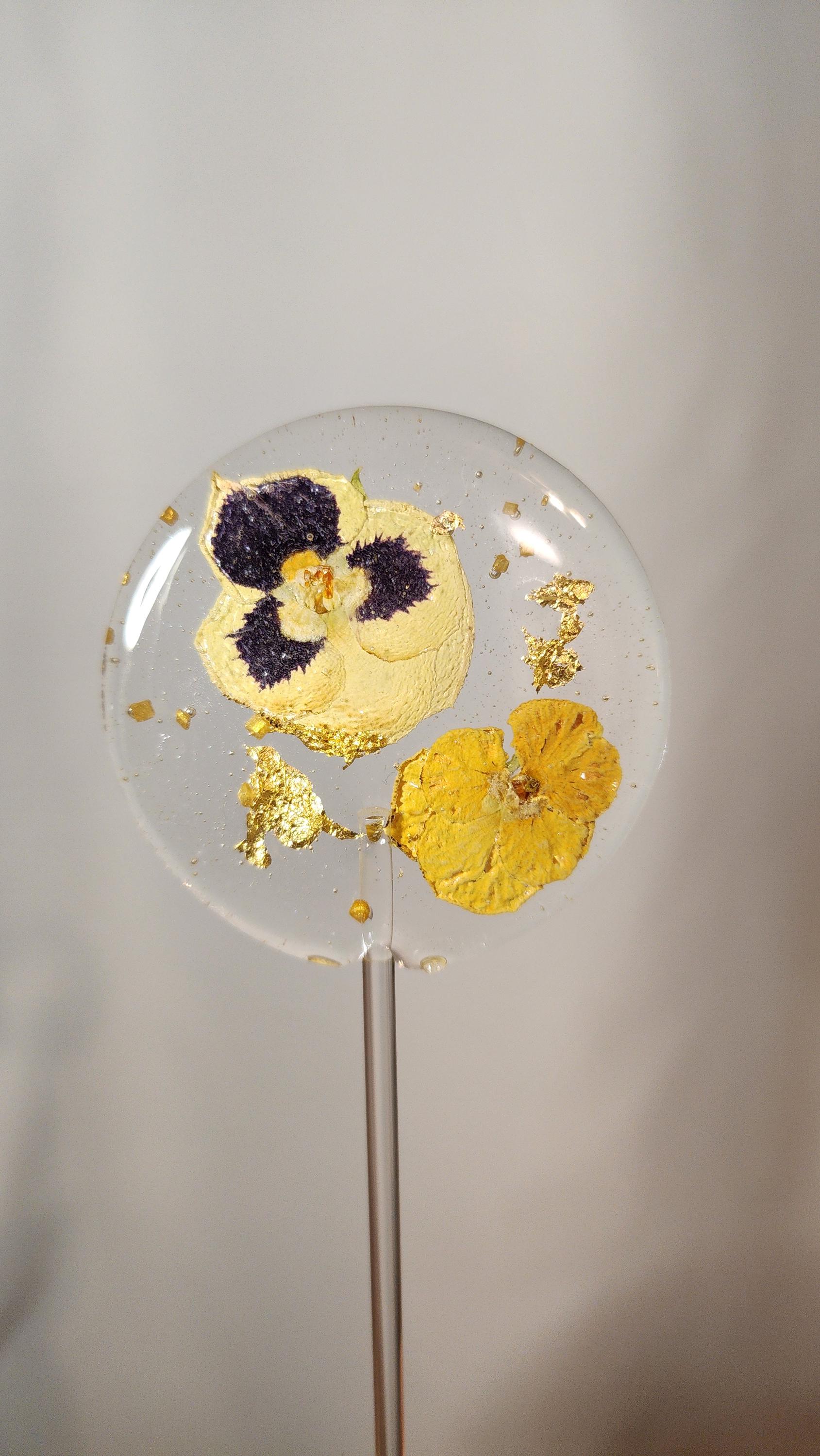 Edible Flower Lollipops With 24K Gold Leaf, Hand-made Confectionery ...